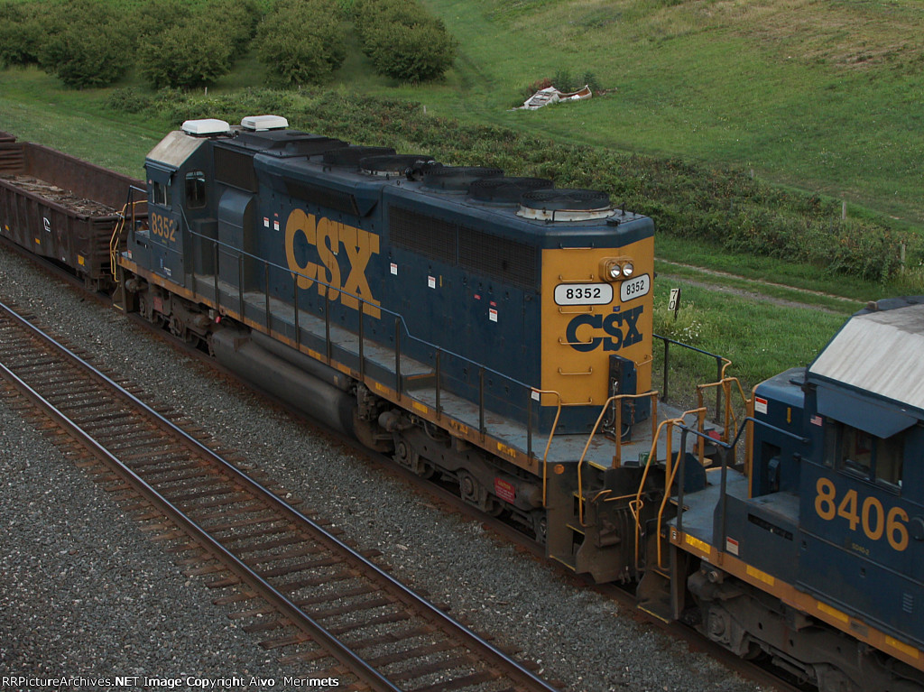 CSX 8352 at Mile 70 Lakeshore Sub